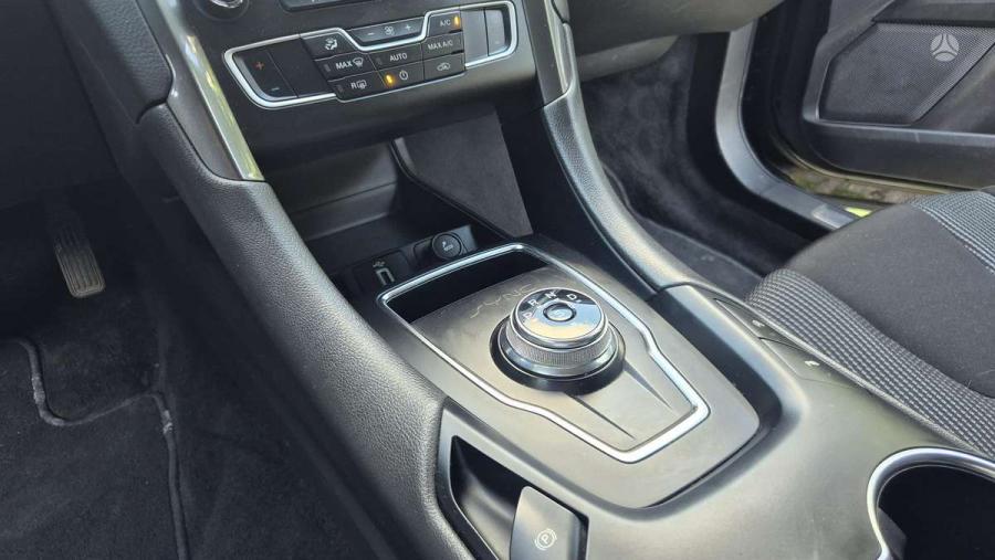 Black Ford Mondeo 2020 in Vilnius, with an engine capacity of 2.00 L and mileage of 171 thousand km for 11500 €, photo 30 on AUTOMOTO.COM.LV
