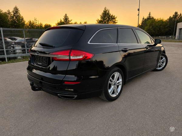 Melns Ford Mondeo 2021 Pakruojis, ar dzinēja tilpumu 2.00 L un nobraukumu 274 tūkst. km par 7700 €, foto 3 vietnē AUTOMOTO.COM.LV