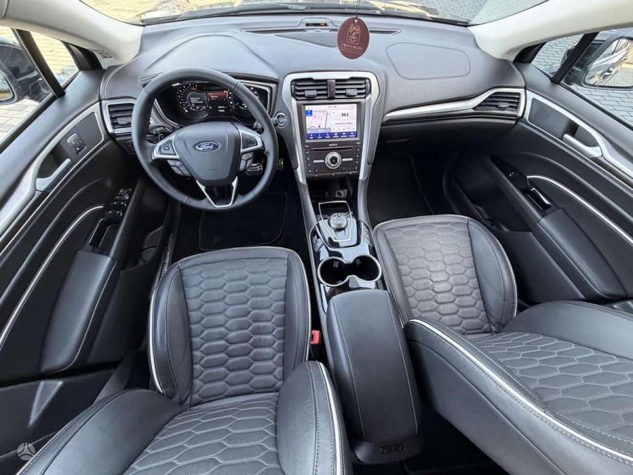 Melns Ford Mondeo 2021 Šauļi, ar dzinēja tilpumu 2.00 L un nobraukumu 249 tūkst. km par 10999 €, foto 12 vietnē AUTOMOTO.COM.LV