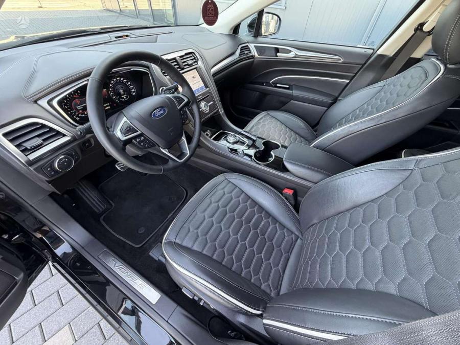 Melns Ford Mondeo 2021 Šauļi, ar dzinēja tilpumu 2.00 L un nobraukumu 249 tūkst. km par 10999 €, foto 13 vietnē AUTOMOTO.COM.LV