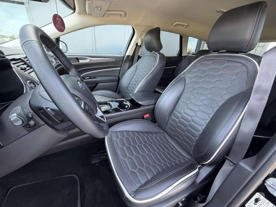 Melns Ford Mondeo 2021 Šauļi, ar dzinēja tilpumu 2.00 L un nobraukumu 249 tūkst. km par 10999 €, foto 15 vietnē AUTOMOTO.COM.LV