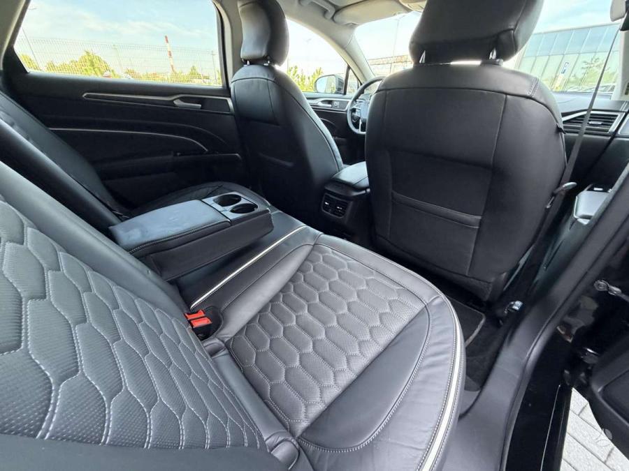 Melns Ford Mondeo 2021 Šauļi, ar dzinēja tilpumu 2.00 L un nobraukumu 249 tūkst. km par 10999 €, foto 17 vietnē AUTOMOTO.COM.LV