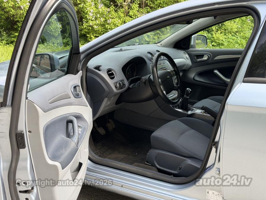 Blue Ford Mondeo 2007 in Tallinn, with an engine capacity of 2.00 L and mileage of 263 thousand km for 2500 €, photo 8 on AUTOMOTO.COM.LV