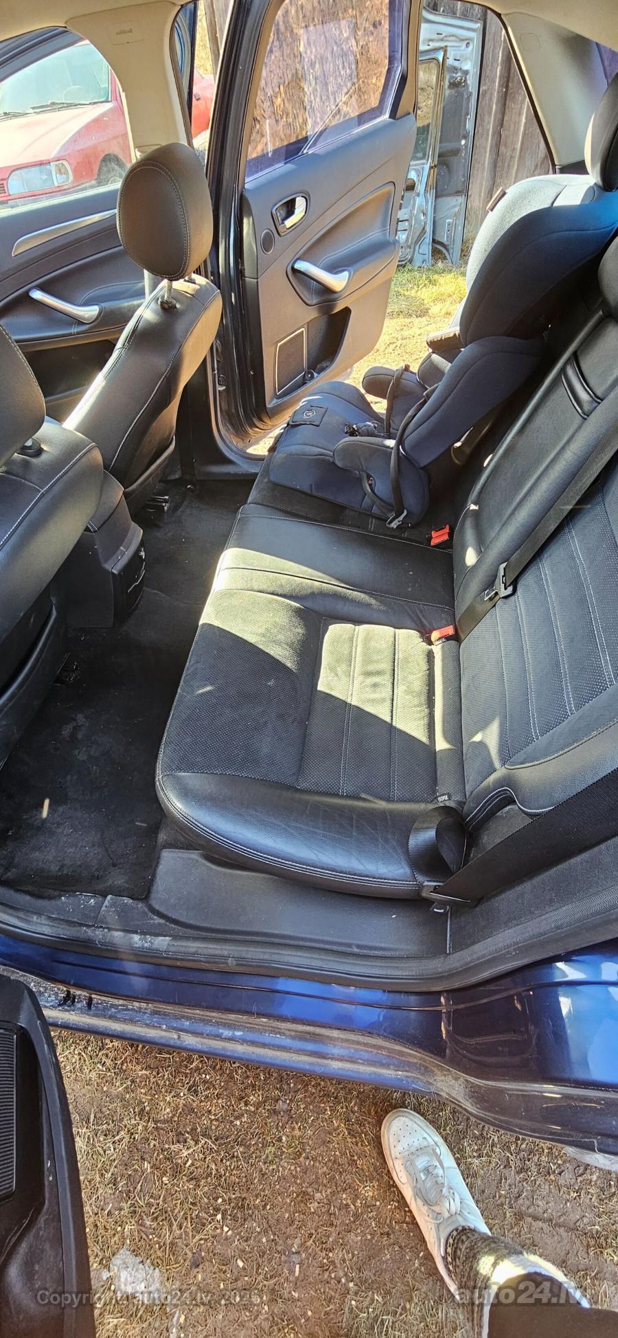 Zils Ford Mondeo 2007 Tallina, ar dzinēja tilpumu 2.50 L un nobraukumu 0 tūkst. km par 1800 €, foto 4 vietnē AUTOMOTO.COM.LV