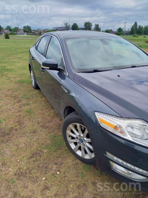 Zils Ford Mondeo 2011 Daugavpils, ar dzinēja tilpumu 1.60 L un nobraukumu 267 tūkst. km par 3900 €, foto 8 vietnē AUTOMOTO.COM.LV