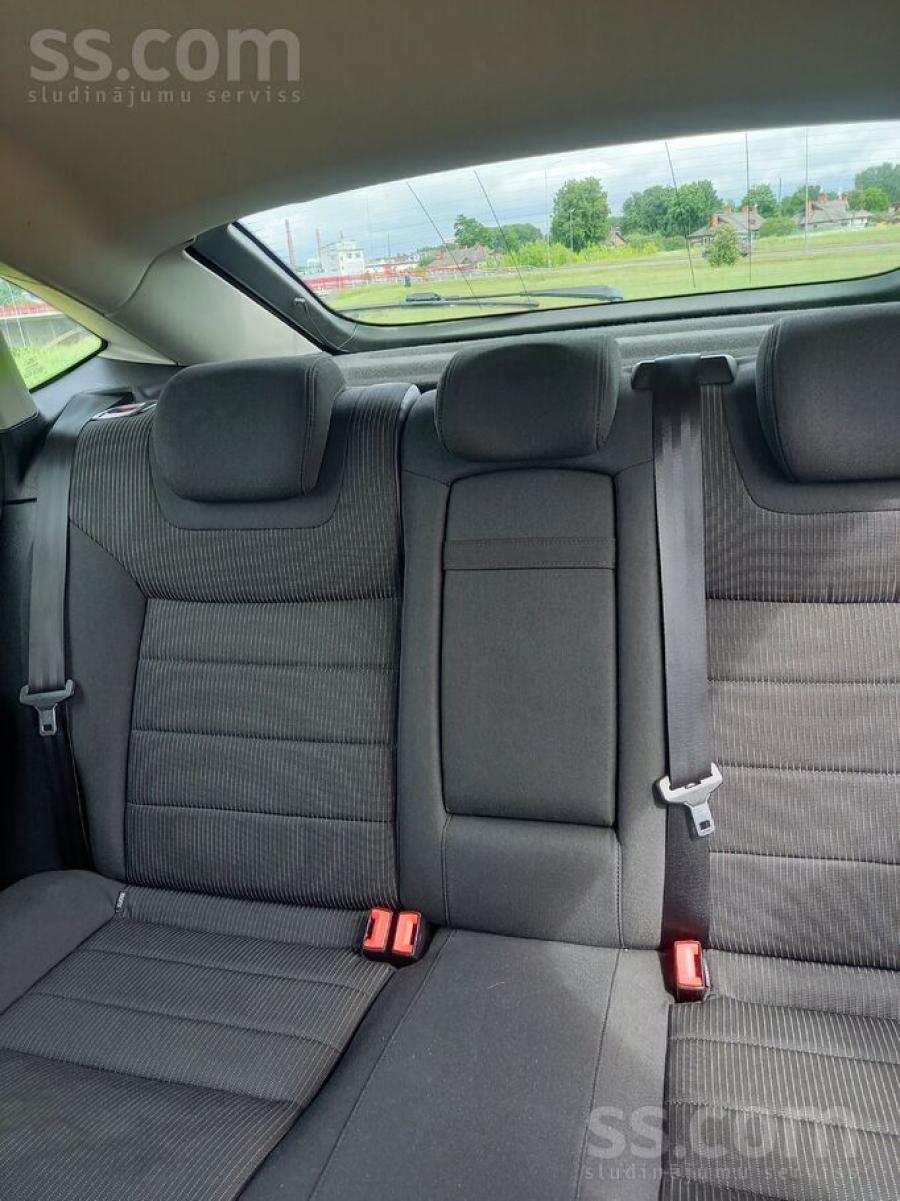 Zils Ford Mondeo 2011 Daugavpils, ar dzinēja tilpumu 1.60 L un nobraukumu 267 tūkst. km par 3900 €, foto 18 vietnē AUTOMOTO.COM.LV