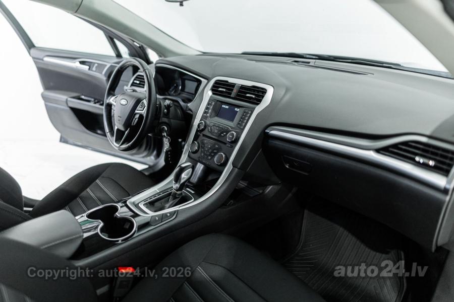 Zils Ford Mondeo 2015 Tallina, ar dzinēja tilpumu 2.00 L un nobraukumu 199 tūkst. km par 6990 €, foto 16 vietnē AUTOMOTO.COM.LV