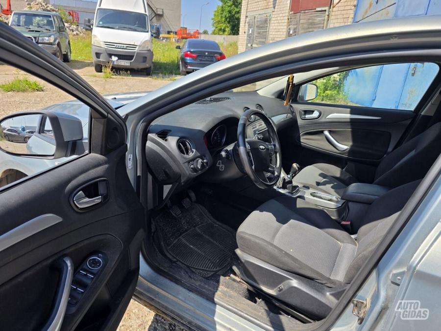 Zils Ford Mondeo 2008 Šauļi, ar dzinēja tilpumu 1.80 L un nobraukumu 250 tūkst. km par 450 €, foto 7 vietnē AUTOMOTO.COM.LV