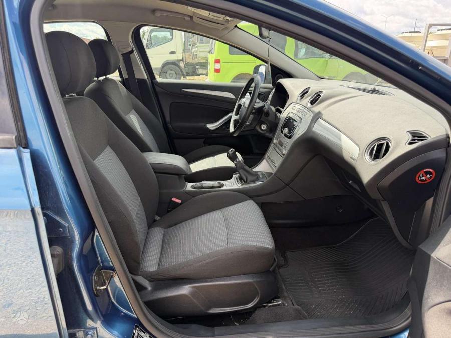 Blue Ford Mondeo 2009 in Siauliai, with an engine capacity of 2.00 L and mileage of 350 thousand km for 1300 €, photo 15 on AUTOMOTO.COM.LV