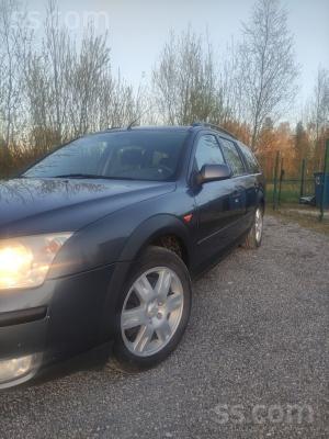 Zils Ford Mondeo 2003 Rīga, ar dzinēja tilpumu 2.00 L un nobraukumu 280 tūkst. km par 800 €, foto 4 vietnē AUTOMOTO.COM.LV