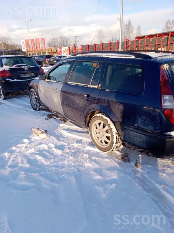 Blue Ford Mondeo 2003 in Riga, with an engine capacity of 2.00 L and mileage of 387 thousand km for 1000 €, photo 4 on AUTOMOTO.COM.LV