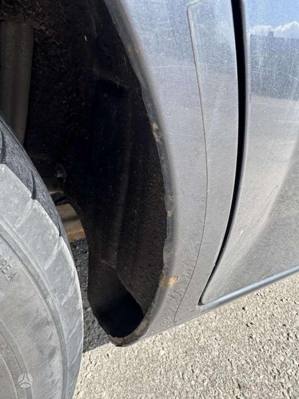 Zils Ford Mondeo 2008 Šauļi, ar dzinēja tilpumu 1.75 L un nobraukumu 391 tūkst. km par 3200 €, foto 5 vietnē AUTOMOTO.COM.LV