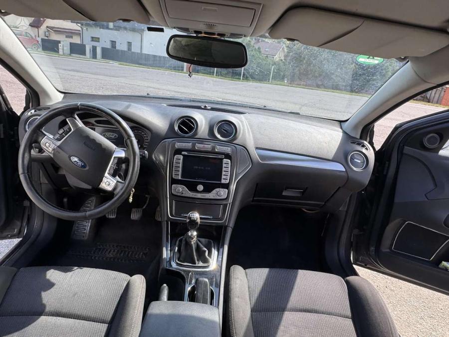 Blue Ford Mondeo 2008 in Siauliai, with an engine capacity of 1.75 L and mileage of 391 thousand km for 3200 €, photo 9 on AUTOMOTO.COM.LV