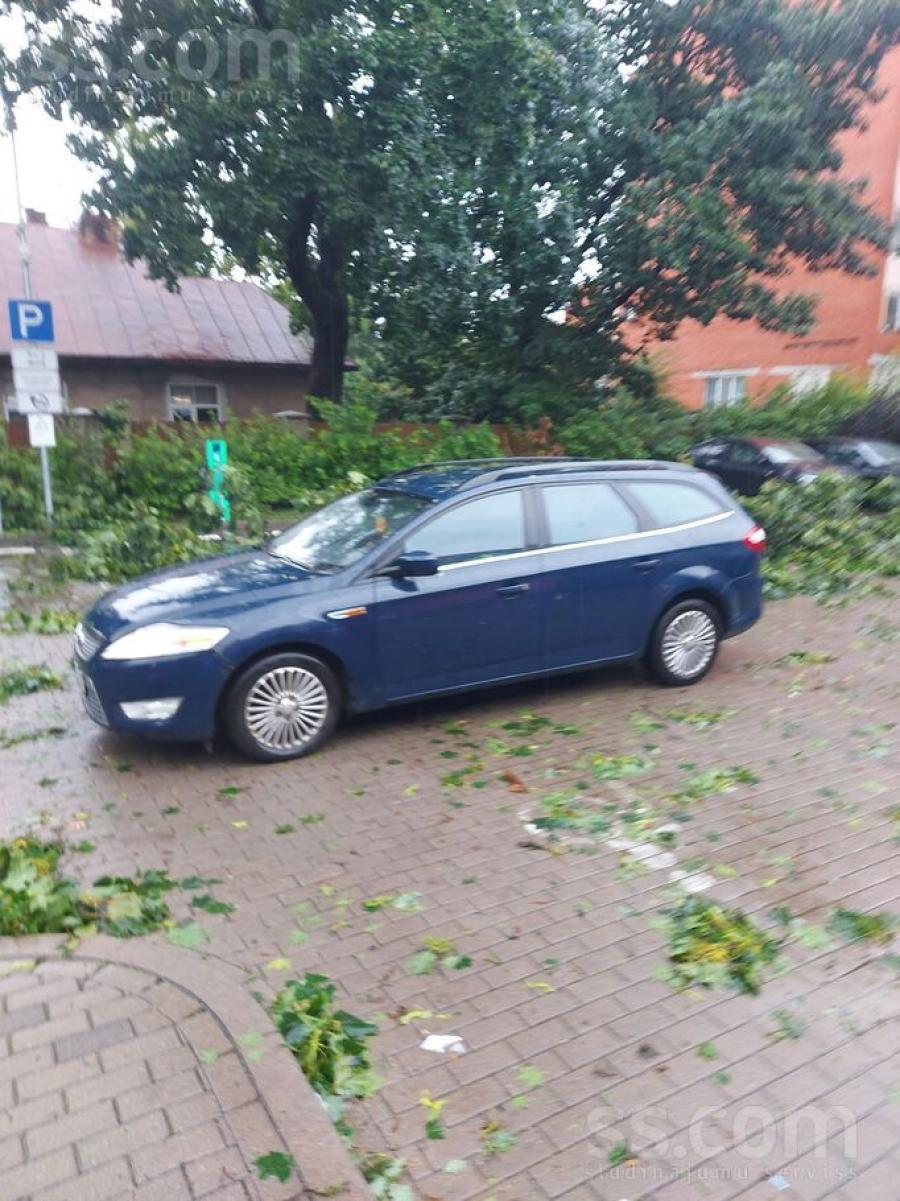 Zils Ford Mondeo 2008 Rīga, ar dzinēja tilpumu 2.00 L un nobraukumu 0 tūkst. km par 500 €, foto 3 vietnē AUTOMOTO.COM.LV