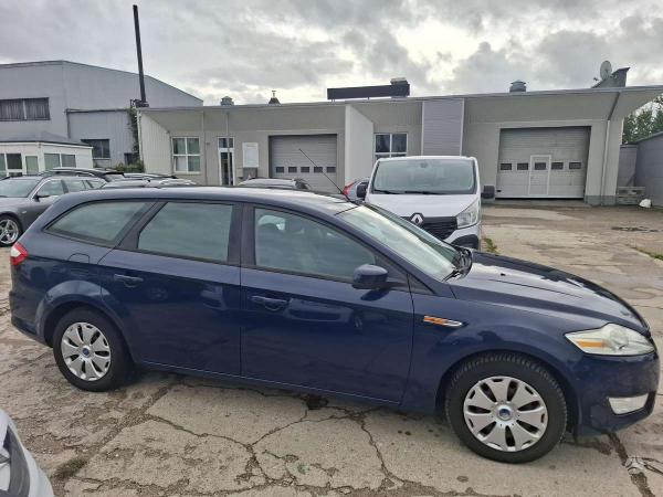 Blue Ford Mondeo 2008 in Utena, with an engine capacity of 2.00 L and mileage of 275 thousand km for 1650 €, photo 5 on AUTOMOTO.COM.LV