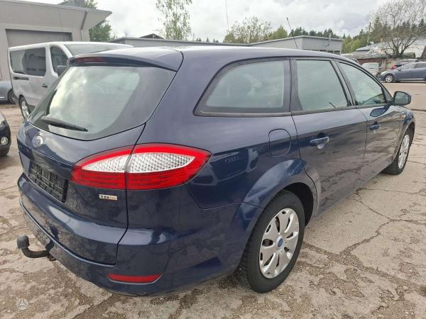 Blue Ford Mondeo 2008 in Utena, with an engine capacity of 2.00 L and mileage of 275 thousand km for 1650 €, photo 6 on AUTOMOTO.COM.LV