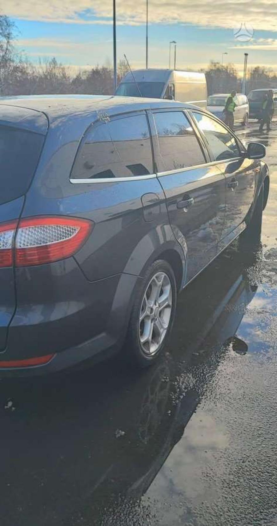 Blue Ford Mondeo 2009 in Klaipeda, with an engine capacity of 2.00 L and mileage of 300 thousand km for 2300 €, photo 4 on AUTOMOTO.COM.LV