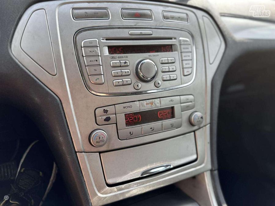 Blue Ford Mondeo 2009 in Vilnius, with an engine capacity of 0.00 L and mileage of 281 thousand km for 950 €, photo 20 on AUTOMOTO.COM.LV