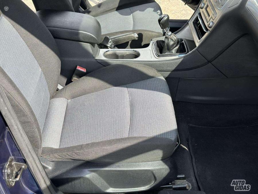 Blue Ford Mondeo 2009 in Vilnius, with an engine capacity of 2.00 L and mileage of 281 thousand km for 950 €, photo 15 on AUTOMOTO.COM.LV