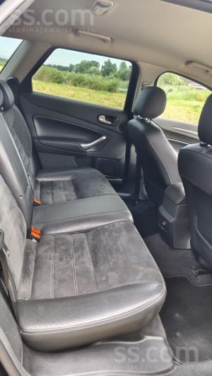 Zils Ford Mondeo 2009 Rīga, ar dzinēja tilpumu 2.20 L un nobraukumu 273 tūkst. km par 3400 €, foto 9 vietnē AUTOMOTO.COM.LV