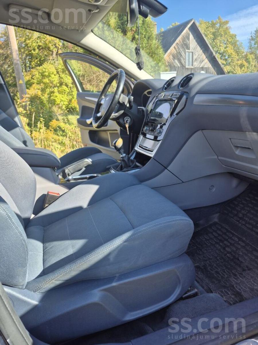 Zils Ford Mondeo 2009 Balvi, ar dzinēja tilpumu 2.00 L un nobraukumu 287 tūkst. km par 3000 €, foto 10 vietnē AUTOMOTO.COM.LV