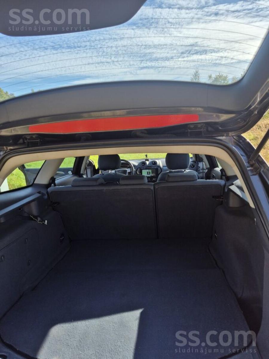 Zils Ford Mondeo 2009 Balvi, ar dzinēja tilpumu 2.00 L un nobraukumu 287 tūkst. km par 3000 €, foto 15 vietnē AUTOMOTO.COM.LV