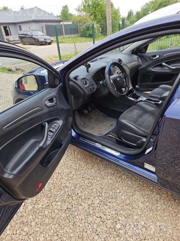 Blue Ford Mondeo 2010 in Ludza, with an engine capacity of 2.20 L and mileage of 307 thousand km for 3000 €, photo 6 on AUTOMOTO.COM.LV