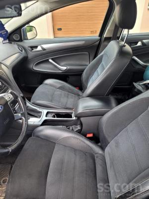 Blue Ford Mondeo 2010 in Liepaja, with an engine capacity of 2.00 L and mileage of 330 thousand km for 2950 €, photo 5 on AUTOMOTO.COM.LV