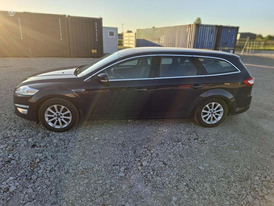Blue Ford Mondeo 2011 in Kaunas, with an engine capacity of 1.60 L and mileage of 330 thousand km for 2450 €, photo 4 on AUTOMOTO.COM.LV
