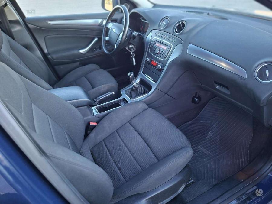 Blue Ford Mondeo 2011 in Kaunas, with an engine capacity of 1.60 L and mileage of 330 thousand km for 2450 €, photo 10 on AUTOMOTO.COM.LV