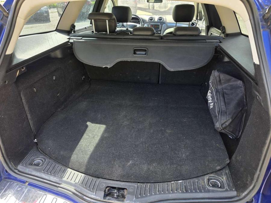 Blue Ford Mondeo 2014 in Vilnius, with an engine capacity of 1.56 L and mileage of 233 thousand km for 4200 €, photo 5 on AUTOMOTO.COM.LV