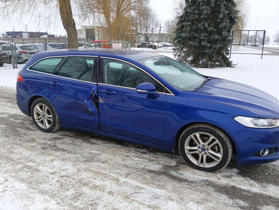 Zils Ford Mondeo 2015 Marijampole, ar dzinēja tilpumu 2.00 L un nobraukumu 406 tūkst. km par 4000 €, foto 5 vietnē AUTOMOTO.COM.LV