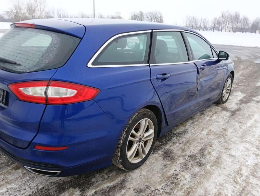 Zils Ford Mondeo 2015 Marijampole, ar dzinēja tilpumu 2.00 L un nobraukumu 406 tūkst. km par 4000 €, foto 10 vietnē AUTOMOTO.COM.LV