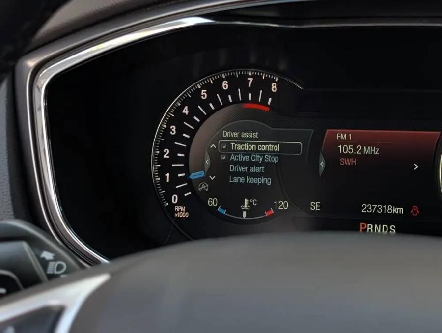 Zils Ford Mondeo 2015 Jūrmala, ar dzinēja tilpumu 1.50 L un nobraukumu 237 tūkst. km par 8650 €, foto 23 vietnē AUTOMOTO.COM.LV