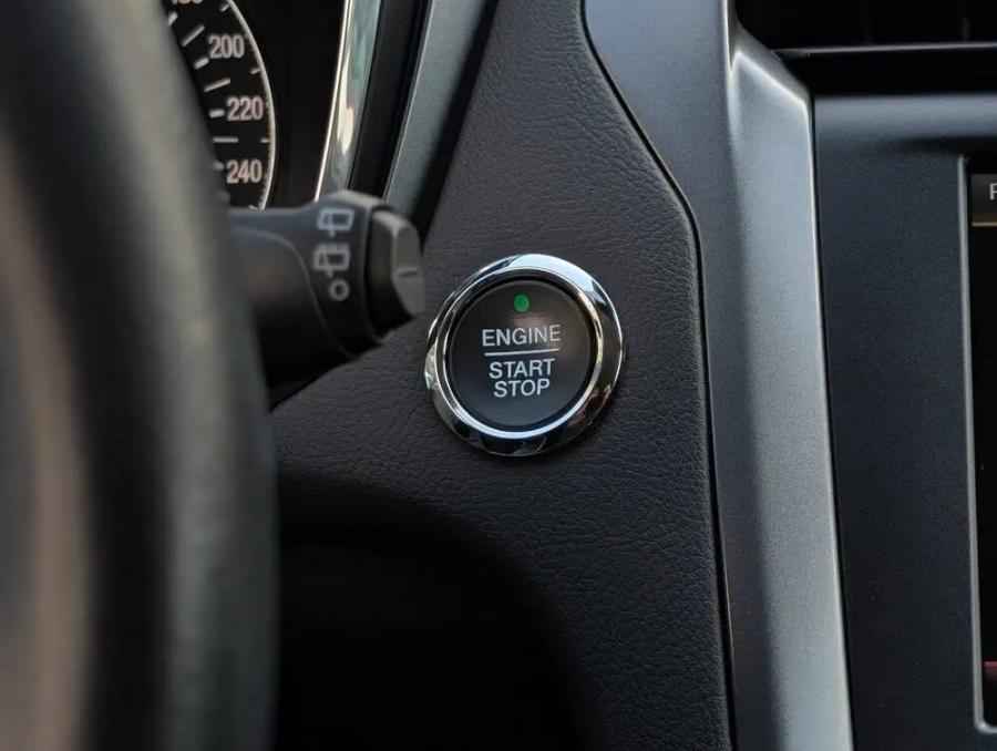 Zils Ford Mondeo 2015 Jūrmala, ar dzinēja tilpumu 1.50 L un nobraukumu 237 tūkst. km par 8650 €, foto 31 vietnē AUTOMOTO.COM.LV