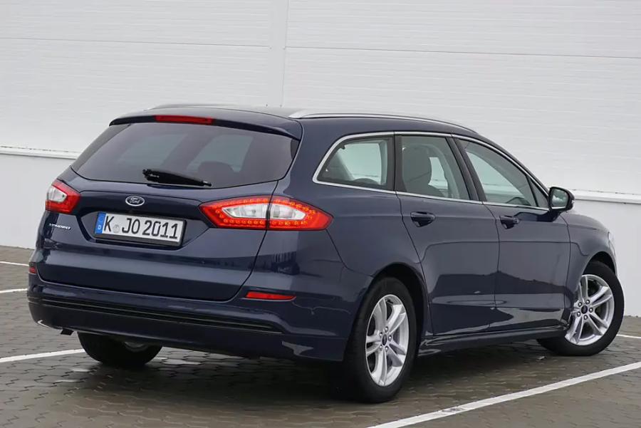 Blue Ford Mondeo 2017 in Riga, with an engine capacity of 2.00 L and mileage of 187 thousand km for 7700 €, photo 9 on AUTOMOTO.COM.LV