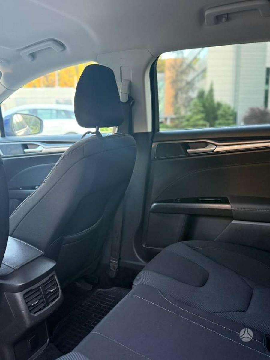 Blue Ford Mondeo 2018 in Vilnius, with an engine capacity of 2.00 L and mileage of 163 thousand km for 8700 €, photo 11 on AUTOMOTO.COM.LV