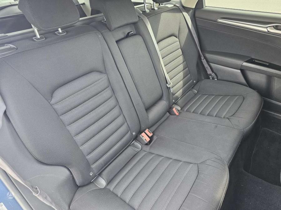 Zils Ford Mondeo 2018 Tauragė, ar dzinēja tilpumu 2.00 L un nobraukumu 243 tūkst. km par 7400 €, foto 27 vietnē AUTOMOTO.COM.LV