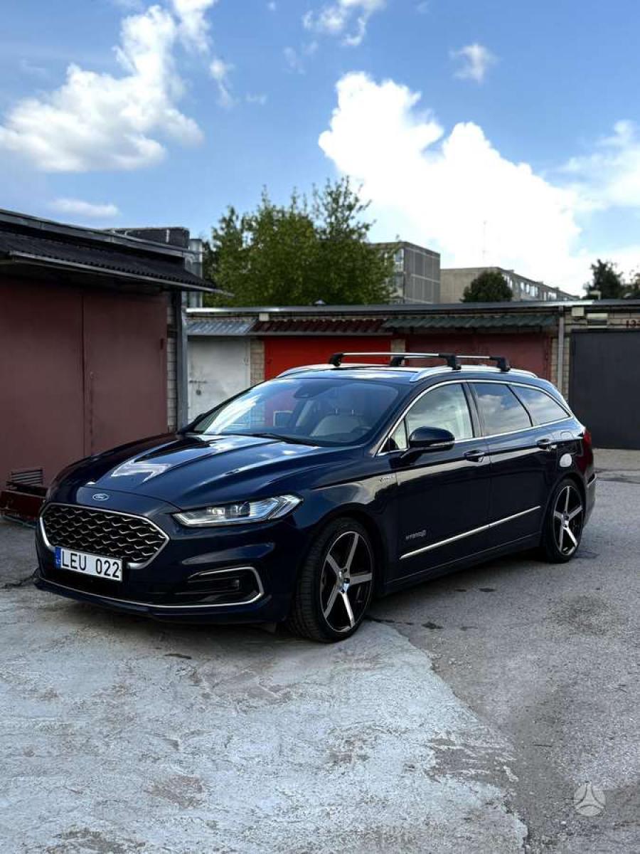 Blue Ford Mondeo 2019 in Kaunas, with an engine capacity of 2.00 L and mileage of 131 thousand km for 18100 €, photo 1 on AUTOMOTO.COM.LV