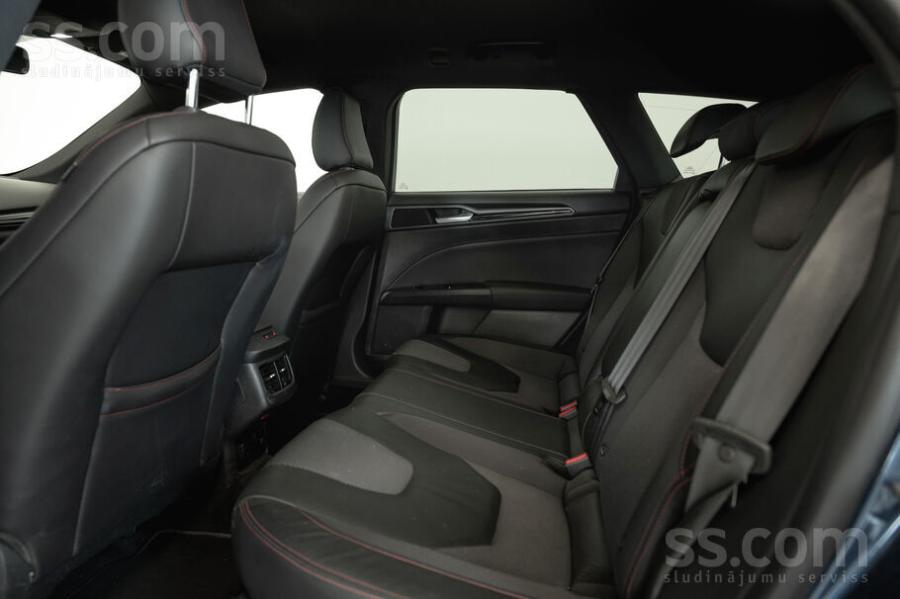 Blue Ford Mondeo 2019 in Riga, with an engine capacity of 1.50 L and mileage of 104 thousand km for 12990 €, photo 19 on AUTOMOTO.COM.LV