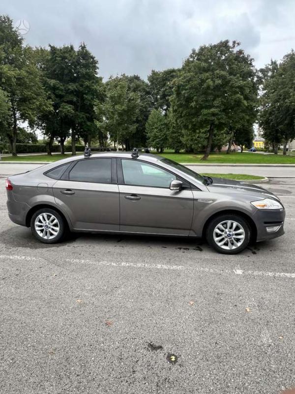 Ford Mondeo 2010 in Silale on AUTOMOTO.COM.LV Brown Ford Mondeo 2010 in Silale, with an engine capacity of 2.00 L and mileage of 245 thousand km for 2100 €, photo 3 on AUTOMOTO.COM.LV