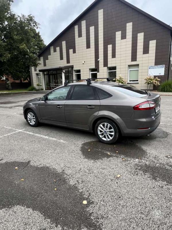Ford Mondeo 2010 in Silale on AUTOMOTO.COM.LV Brown Ford Mondeo 2010 in Silale, with an engine capacity of 2.00 L and mileage of 245 thousand km for 2100 €, photo 6 on AUTOMOTO.COM.LV