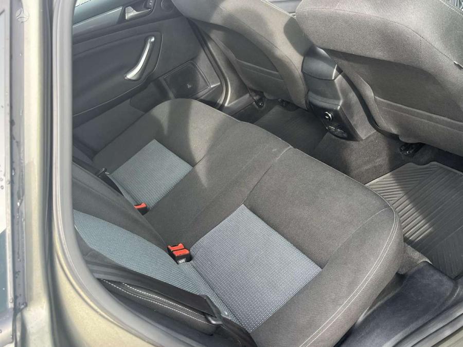 Brown Ford Mondeo 2012 in Radviliskis, with an engine capacity of 2.00 L and mileage of 202 thousand km for 3750 €, photo 13 on AUTOMOTO.COM.LV