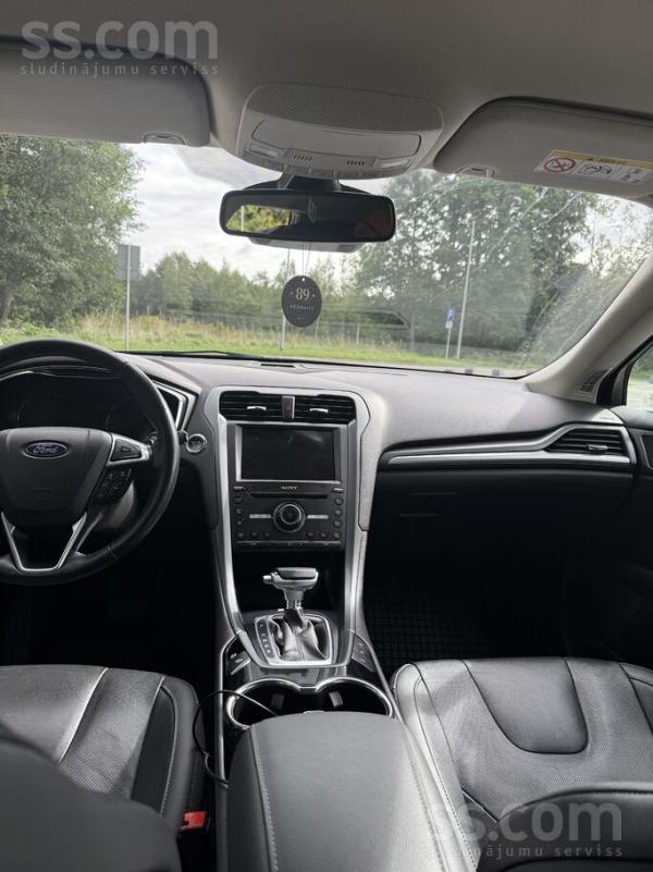 Brown Ford Mondeo 2017 in Riga, with an engine capacity of 2.00 L and mileage of 227 thousand km for 12200 €, photo 8 on AUTOMOTO.COM.LV
