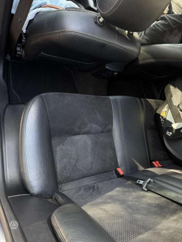 Brown Ford Mondeo 2013 in Vilnius, with an engine capacity of 2.00 L and mileage of 270 thousand km for 2590 €, photo 9 on AUTOMOTO.COM.LV