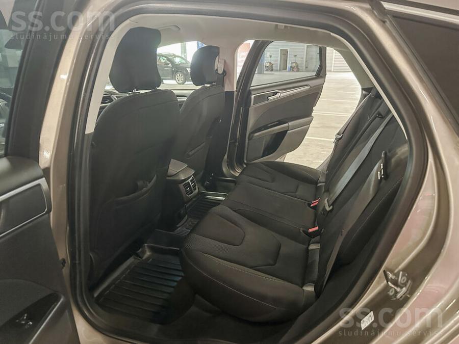 Brown Ford Mondeo 2018 in Riga, with an engine capacity of 1.50 L and mileage of 175 thousand km for 10700 €, photo 9 on AUTOMOTO.COM.LV