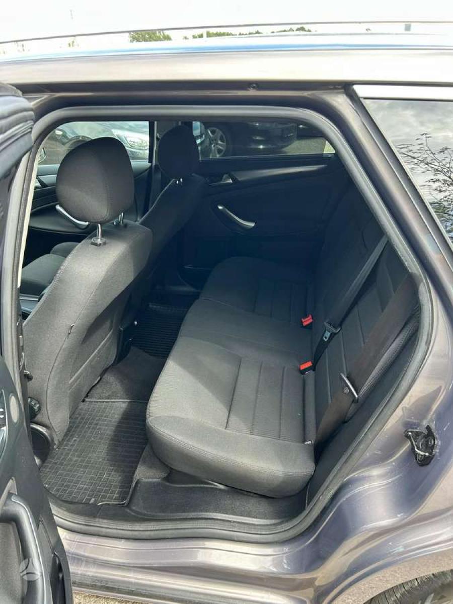 Brown Ford Mondeo 2011 in Marijampole, with an engine capacity of 1.60 L and mileage of 260 thousand km for 3450 €, photo 9 on AUTOMOTO.COM.LV