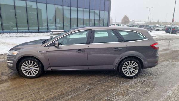 Brown Ford Mondeo 2012 in Siauliai, with an engine capacity of 2.00 L and mileage of 250 thousand km for 3700 €, photo 8 on AUTOMOTO.COM.LV