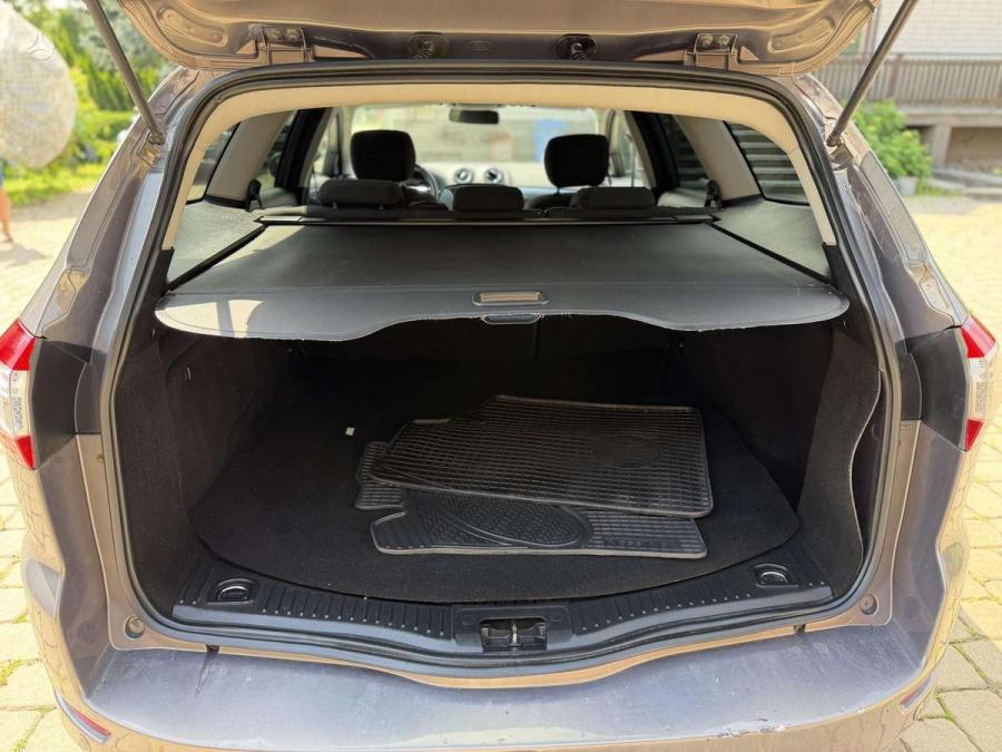 Brūns Ford Mondeo 2013 Marijampole, ar dzinēja tilpumu 2.00 L un nobraukumu 232 tūkst. km par 3300 €, foto 12 vietnē AUTOMOTO.COM.LV