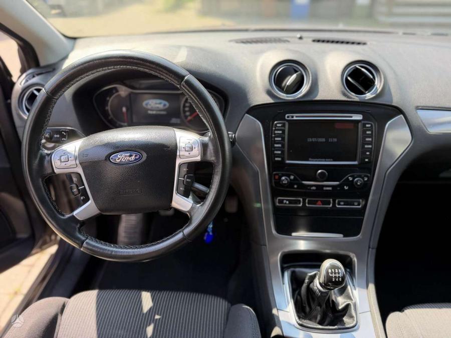 Brūns Ford Mondeo 2013 Marijampole, ar dzinēja tilpumu 2.00 L un nobraukumu 232 tūkst. km par 3300 €, foto 13 vietnē AUTOMOTO.COM.LV